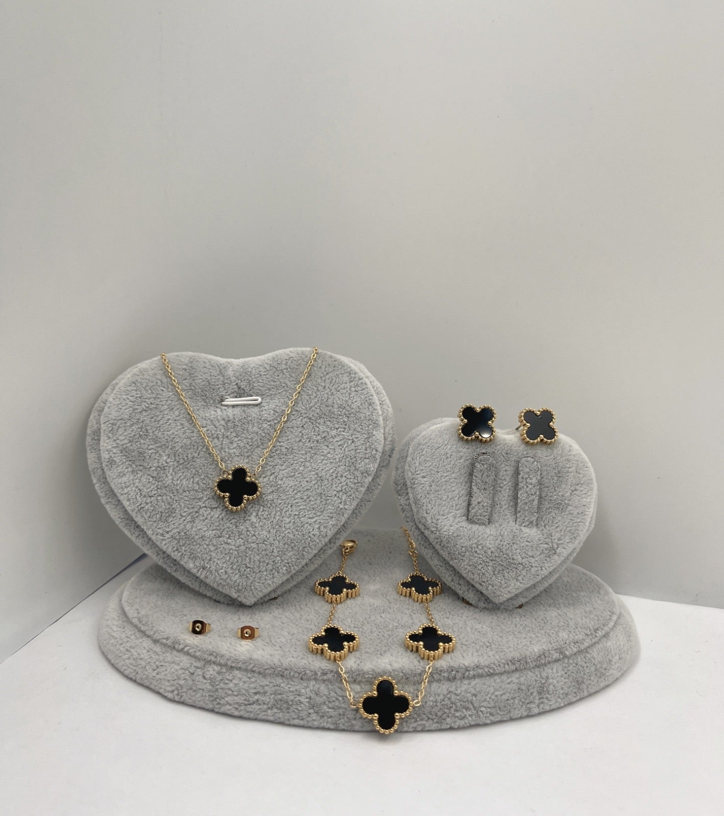 18K Gold Clover Set - Black – Mataka